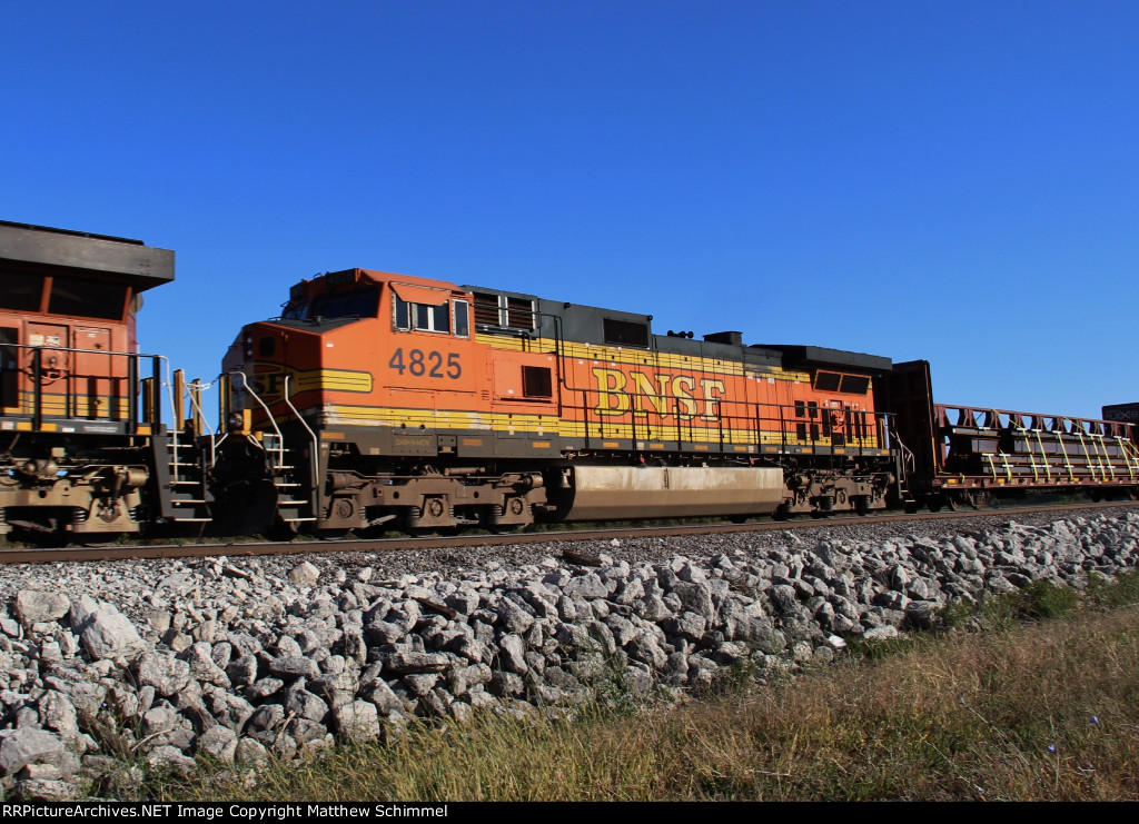 BNSF 4825